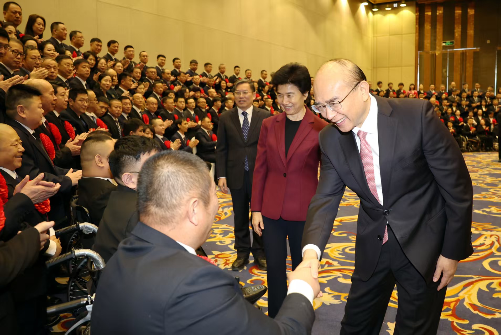 许勤梁惠玲会见全省自强模范和助残先进